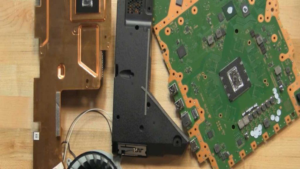 PS5 Teardown: il rumore proviene da un adesivo - VIDEO