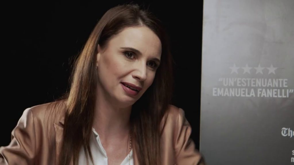 Una pezza di Lundini torna su Rai 2: chi è Emanuela Fanelli